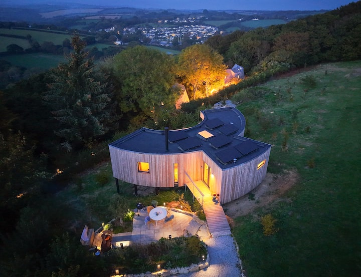 Treehouse With Outdoor Stone Bath - Dog Friendly - Helston