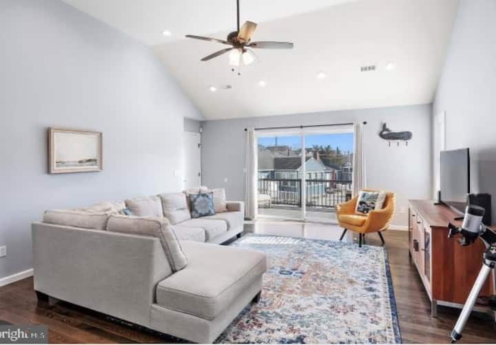 Contemporary Waterfront Escape - Long Beach Island, NJ