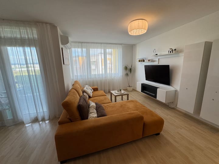 3 Izbový Byt 5 Minút Od Vw - Bratislava