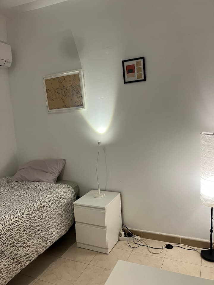 Single Room In Great Location - Siviglia
