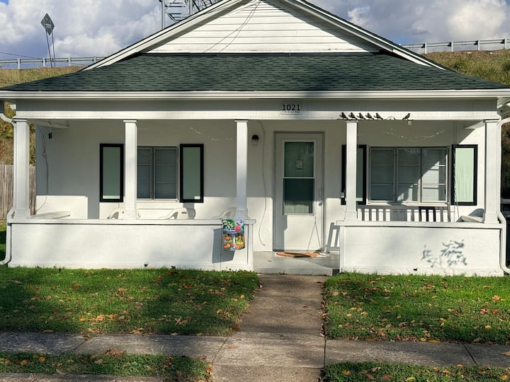 Central City Cottage - 亨廷頓