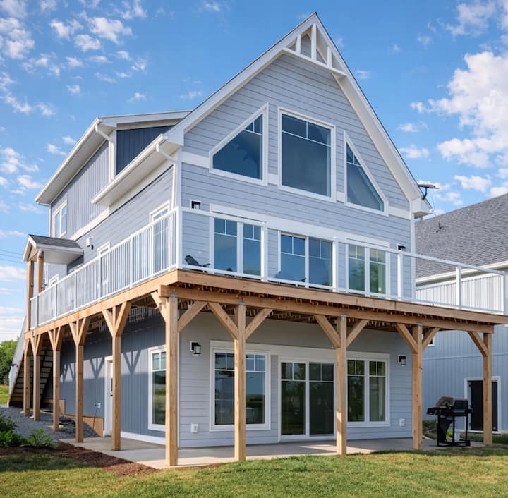 Crews Quarters Cottage -Oceanfront - Hot Tub - Nova Scotia