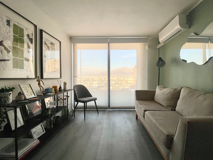 Vista A La Cordillera Y A Pasos De Barrio Italia - Santiago