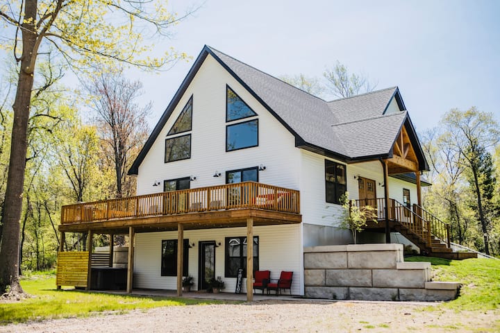 Lake House With Beach Access - Port Austin, MI