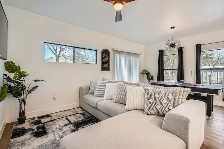 Lovely Downtown Oasis | Pool Table, Near Riverwalk - サン・アントニオ, TX