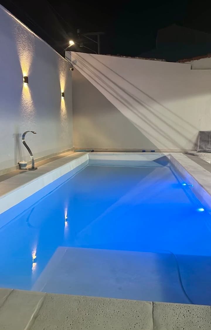 Linda Casa Até 25 Pessoas 5 Quartos+ Churrasqueira - Cabo Frio