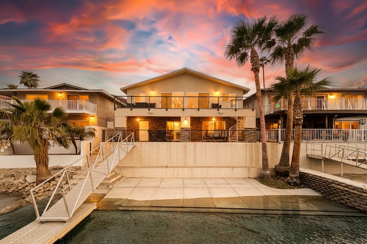 Luxe River Home W/ Pool Table & Bunk Room - Laughlin, NV