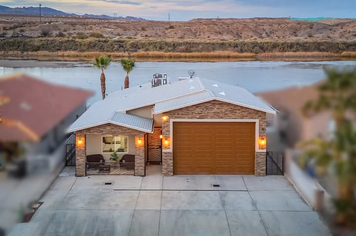 Riverfront Home With Private Boat Dock - Sleeps 12 - Laughlin, NV
