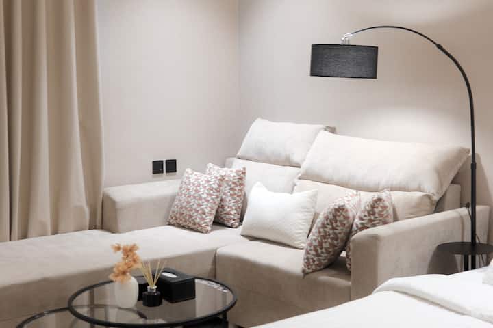 استديو فندقي بتصميم مودرن حديث | الدائري الشمالي - Riyadh