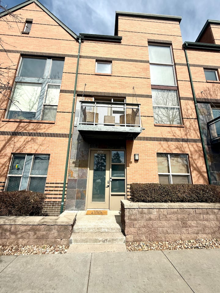 Spacious Townhome Near Anschutz & Dtc- Or Midterm - Aurora, CO