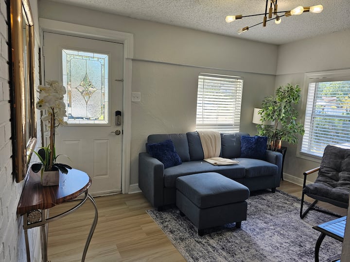 Cute Casita In W Tampa (Duplex) - タンパ, FL