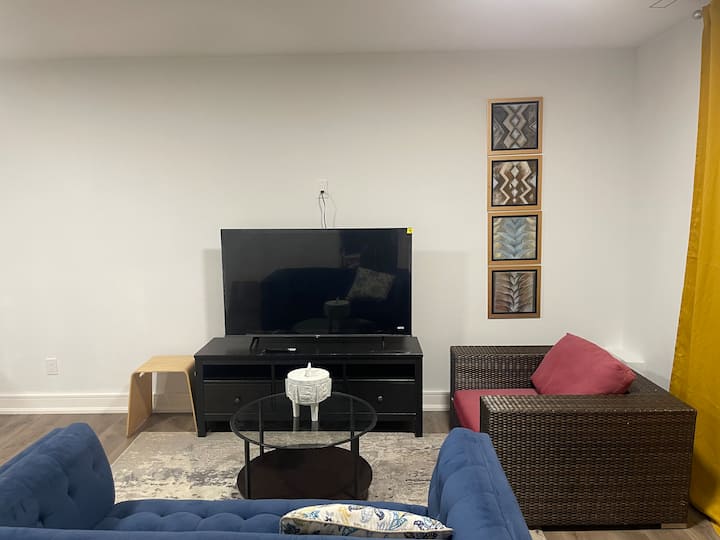 Cosy Self-contained Apartment - Oshawa