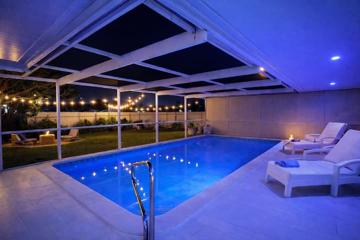 Casa Agave- Waterfront
Private Pool/hard Rock - Miramar, FL