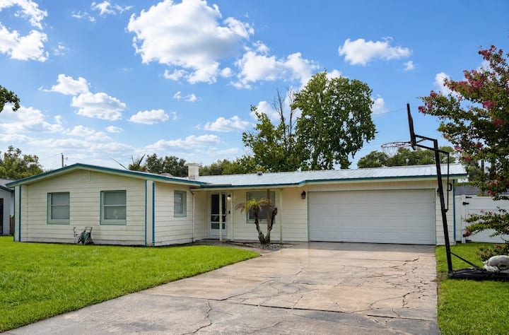 The Canopy On Periwinkle- A Home Away From Home - Winter Park, FL