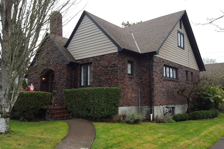 Clinker Cottage Garden Apartment - Free Breakfast! - Albany, OR