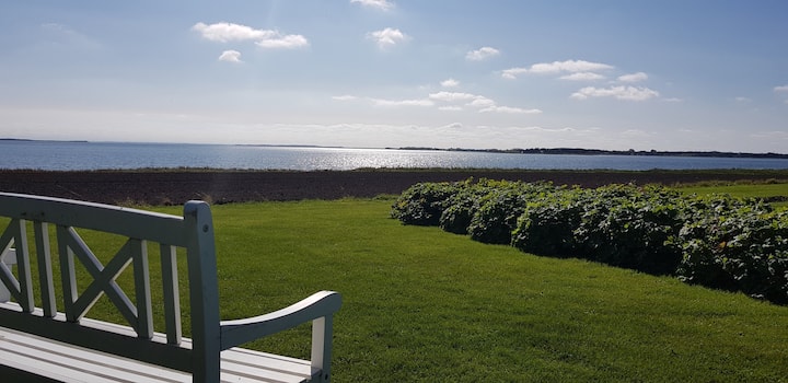 Idyllisk Landsted Lige Ved Fjorden - Danmark