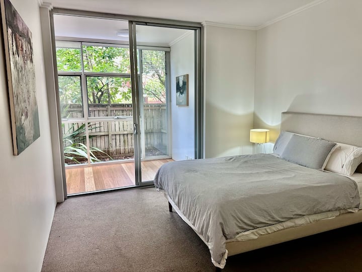 Large Garden Apartment - Bondi Beach