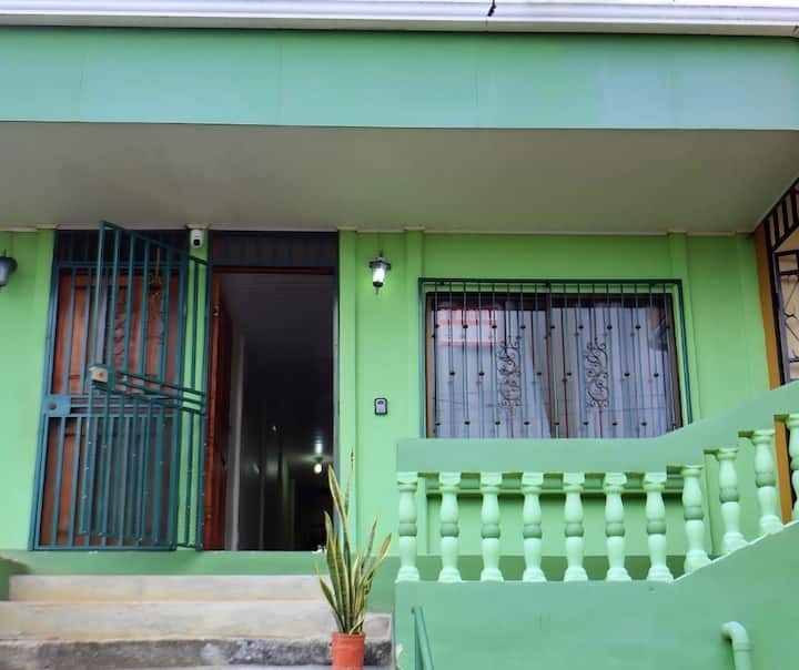 Apartamento A 5 Minutos De Las Playas Caribeñas! - Limon