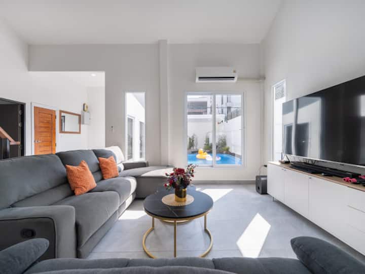 Newly Build Villa In Pattaya.  2km- Walking Street - Pattaya City