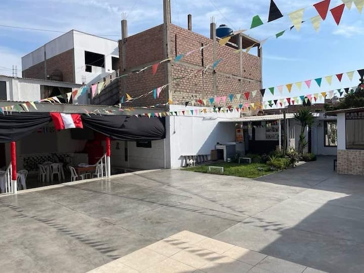 Patio Familiar Para Reuniones - Santa