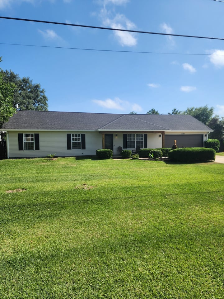 Navarre Peaceful Oasis - Navarre, FL