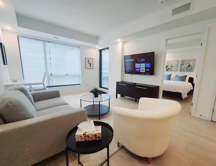 Executive Condo – 5 Min Walk To Parliament - Ottawa