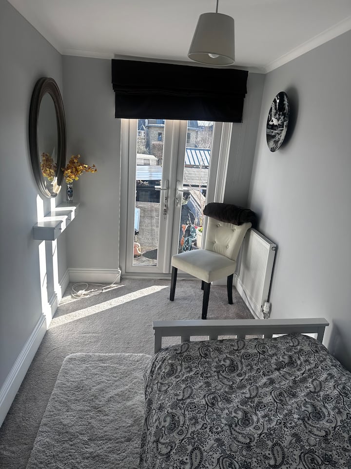 Single Room In Central Windsor - Windsor