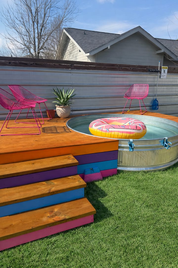 Yeehaw House – 2 Mi.  
To World Cup Fan Fest - South Houston, TX