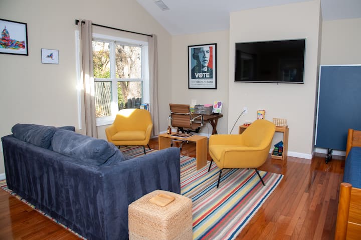 Suite44 - Large Sunny 1-br Suite W/ Backyard+patio - Washington, DC