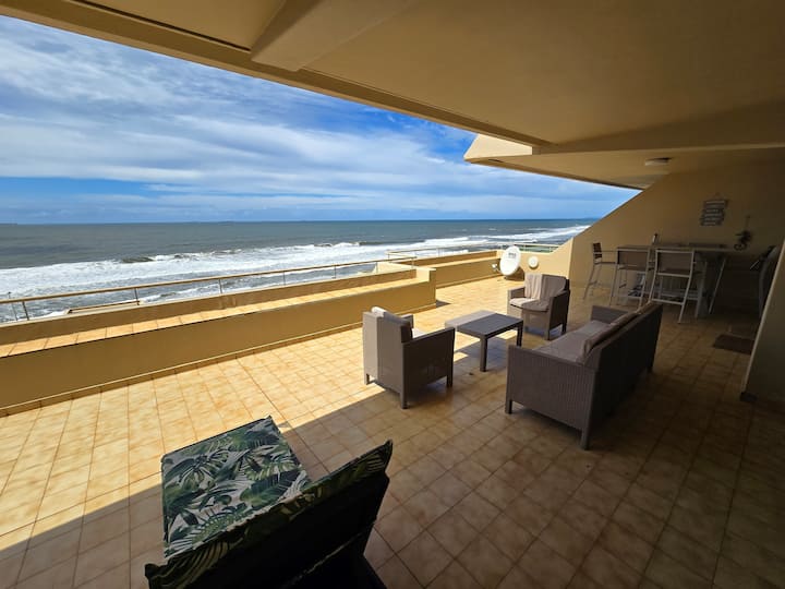 Beachfront Apartment @10 Mountgreen - eMdloti