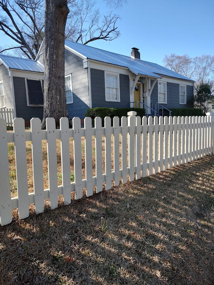 Lagniappe Cottage In The Heart Of Fondren - Jackson, MS