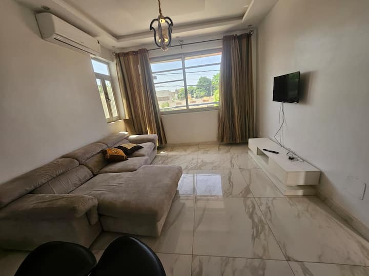 Beau Studio Moderne Bien Placé à Thiès - Sénégal