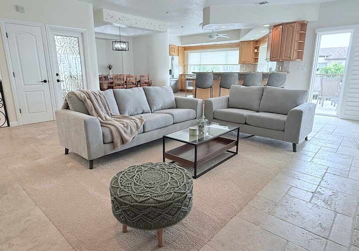 Family Beach 4bds House W\ Office - Oxnard, CA