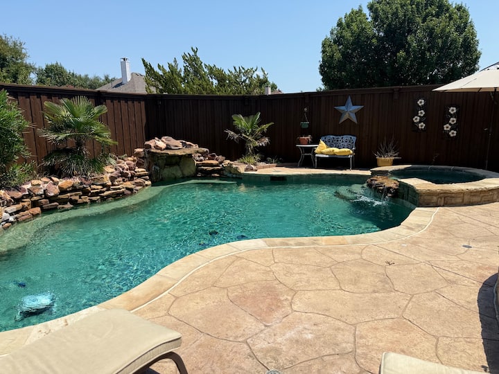 Resort-style Luxury Oasis | Pingpong | Sleeps 16+ - Frisco, TX