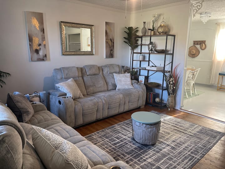 All The Comforts At Comfort Awaits Bnb - Fayetteville, NC