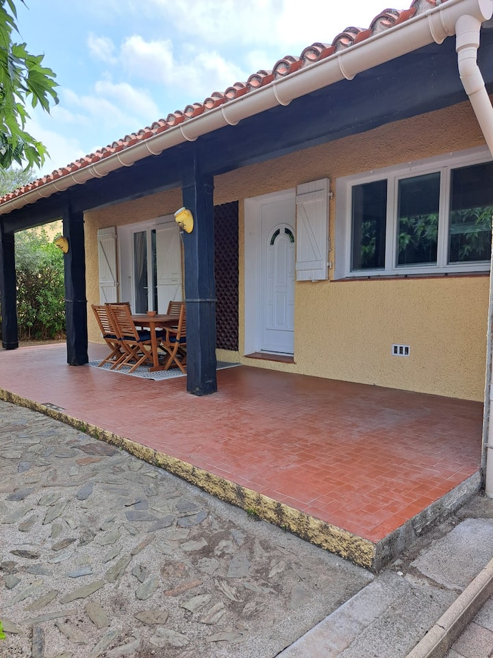 2-bedroom House With Pool, Laroque Des Albères - La Jonquera