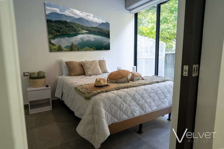 Gorgeous Apartment 5 M From Usa Embassy & Cayala - Palencia