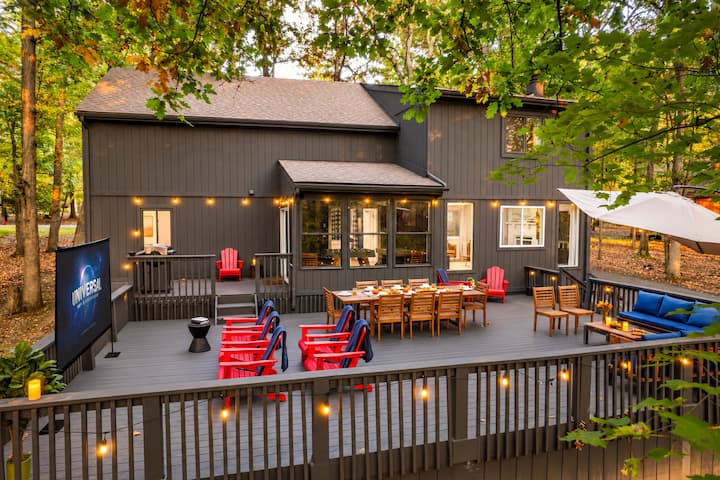5br | Huge Deck | Playset | Hot Tub | 2 Game Rooms - Stroudsburg, PA