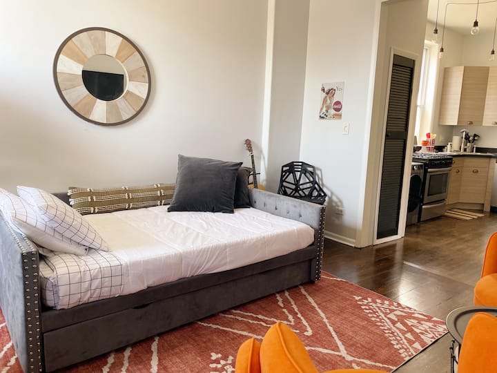 Comfy Stay Close To Downtown / Lot Of Beds Up To 8 - Chicago, IL