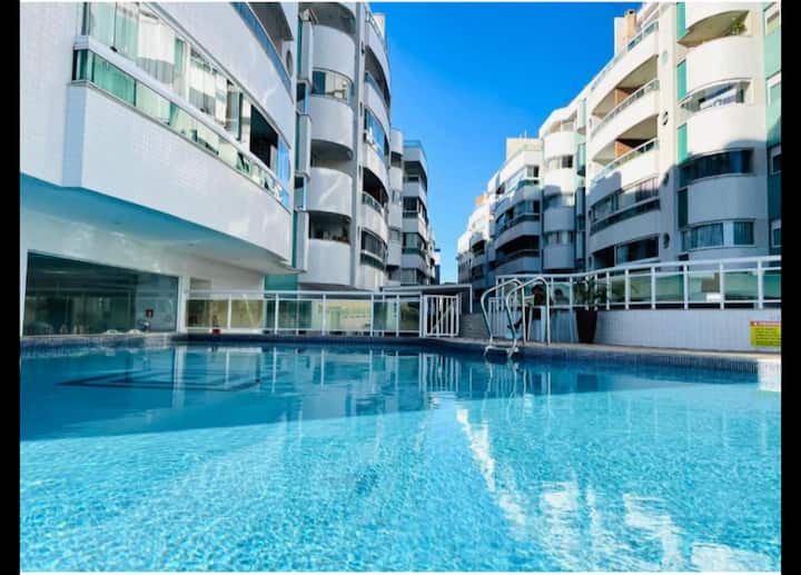 Dois Quartos, Um Suíte, Sala Etc - Cabo Frio