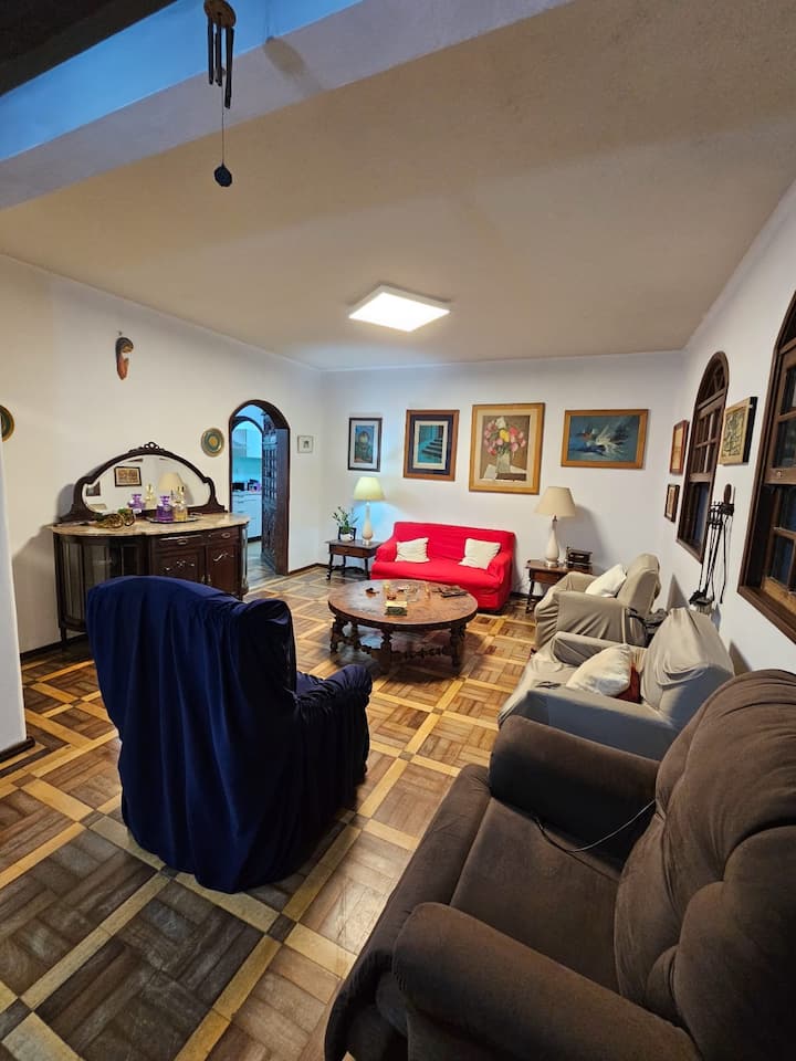 Bom Fim 3 Dorm-suite Próximo: Redenção, Hps, Hcpa - Porto Alegre