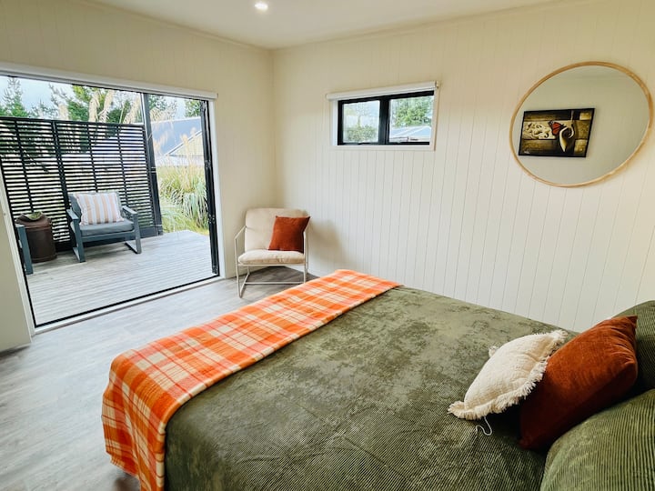 Karaka House - National Park - New Zealand