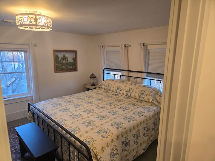 Remodeled 1790 Farmhouse! - Dover, NH