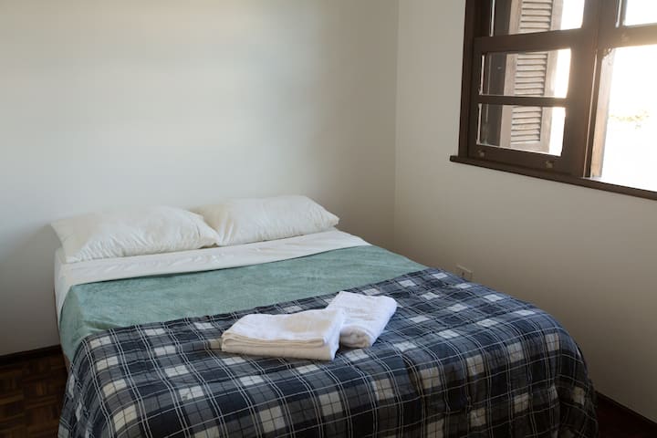 Apê Com Garagem Perto Do Jardim Botânico - Curitiba