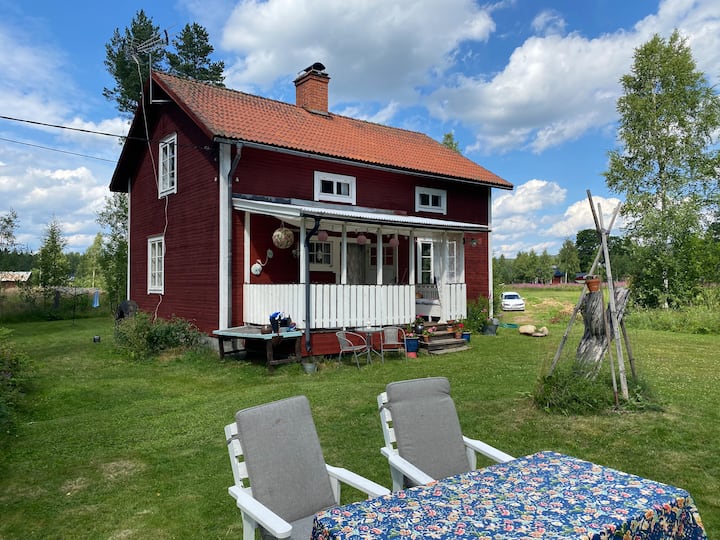 Idyllisk Sommarstuga - Ockelbo