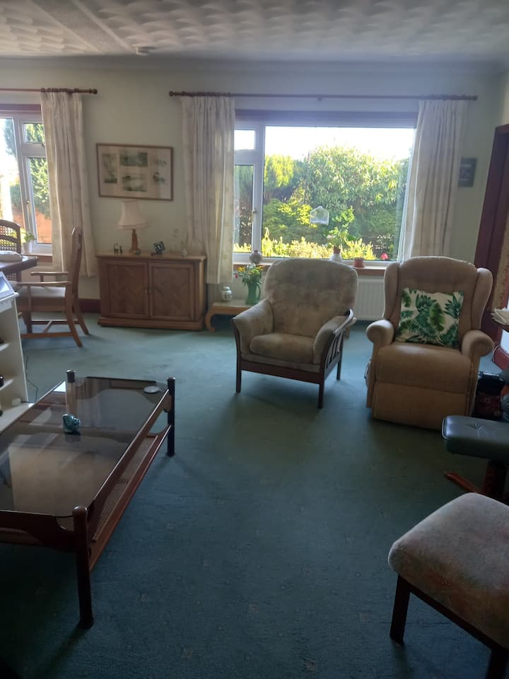 Charming 3 Bedroom Bungalow - Dumfries
