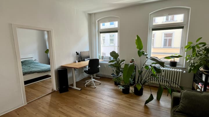 Spacious Apartment With Balcony - Hannover