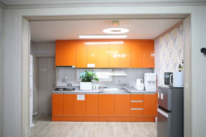 89㎡/방3개/6인/넗은독채/ 대구역5분/건조기/동성로5분/쳥결/daegu Room／대구룸 - Daegu