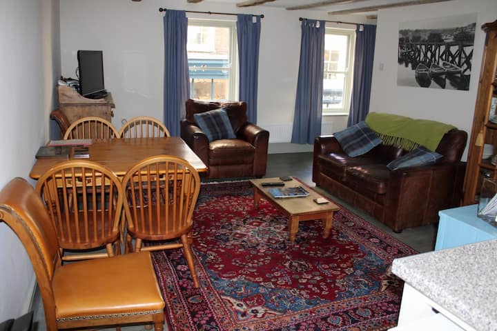 Margherita Cottage - Whitby, UK
