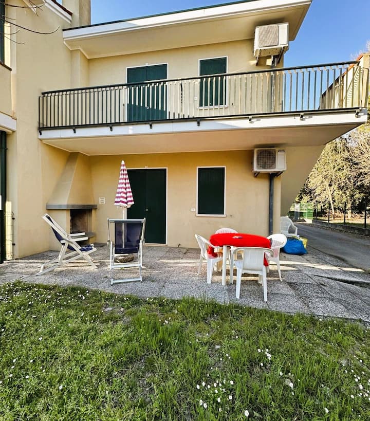 Agréable Villa Familiale Avec Piscine Et Aire De J - Bibione Pineda